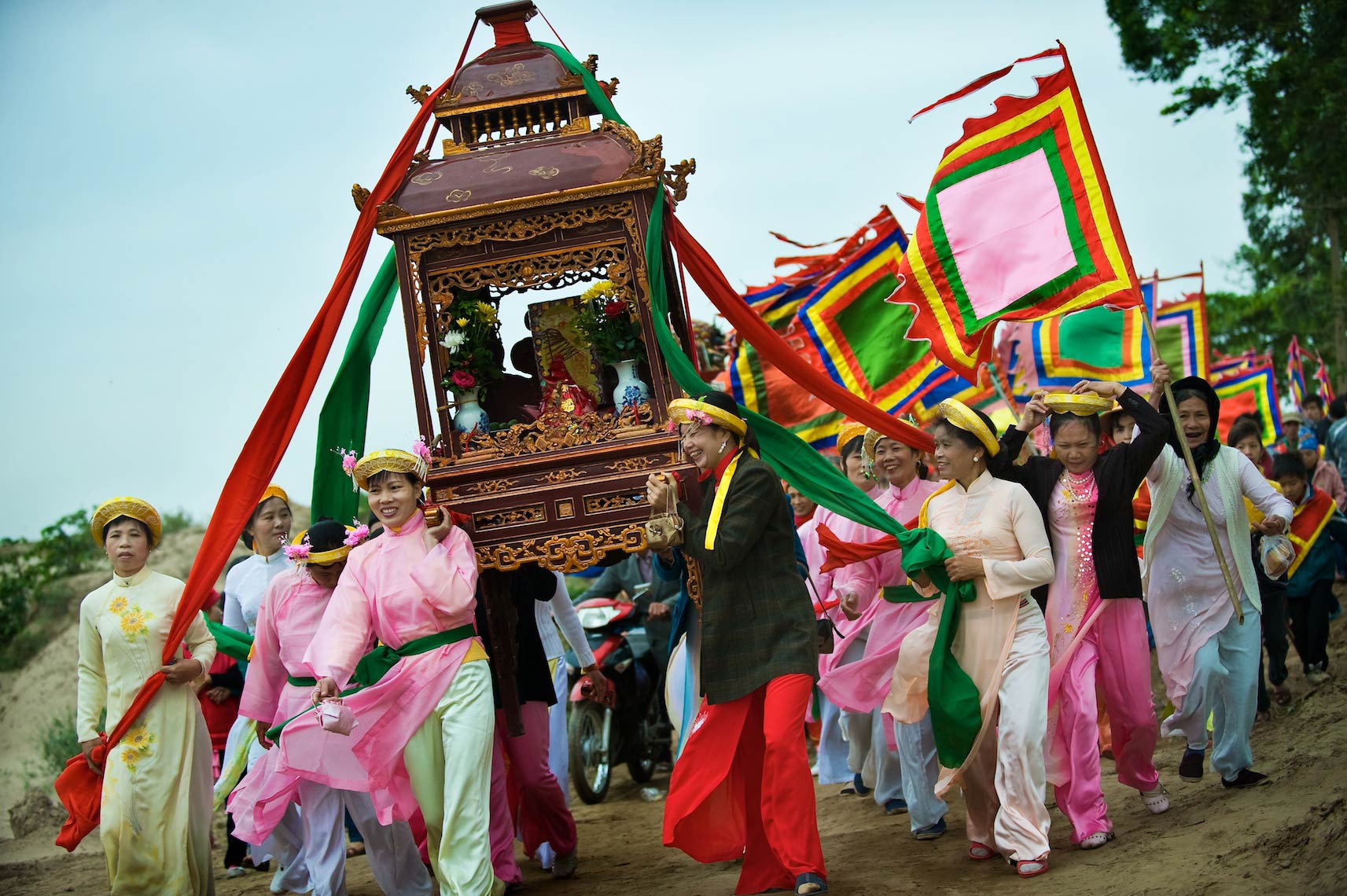 Chu Dong Tu Temple - Vietspace Travel
