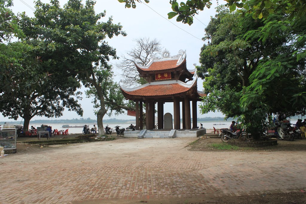 Chu Dong Tu Temple - Vietspace Travel