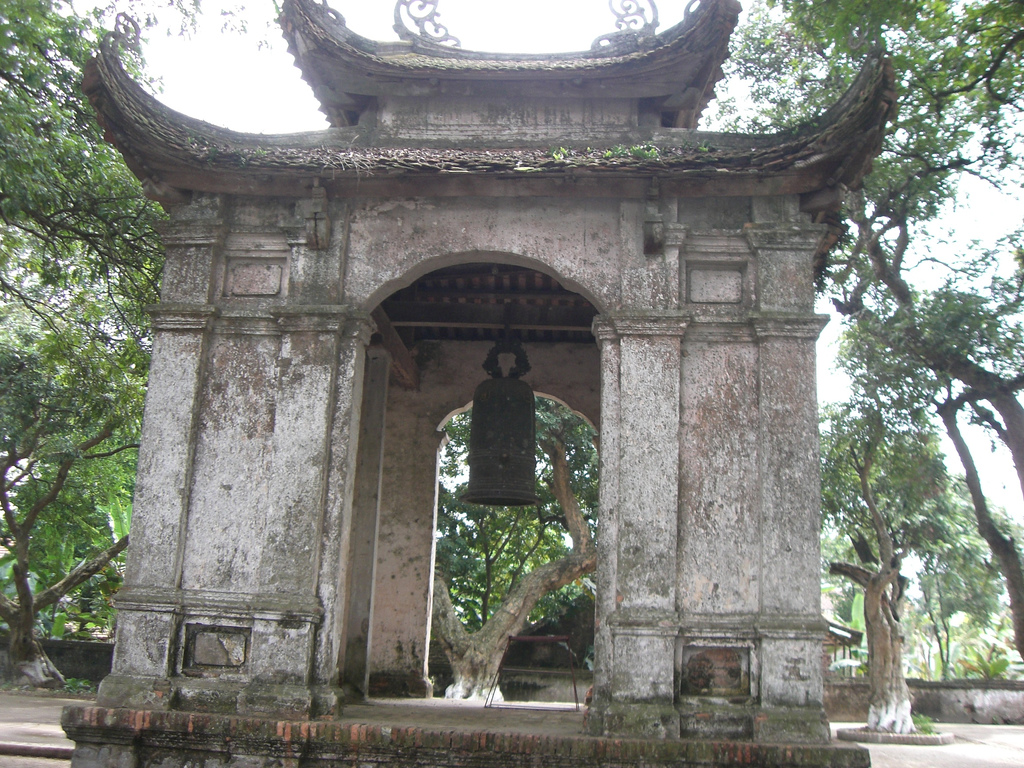 Chu Dong Tu Temple - Vietspace Travel