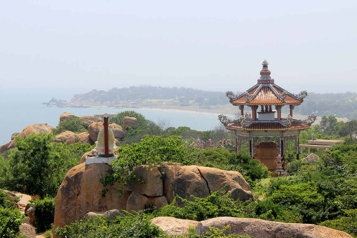 Hang Pagoda ( Co Thach Pagoda ) - Vietspace Travel