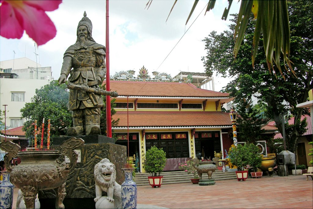 Tran Hung Dao Temple - Vietspace Travel